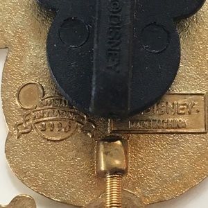 Disney | Accessories | Disney Parks Minnie Mouse Bobblehead Pin | Poshmark